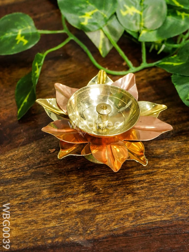 Brass and Copper Flower Shaped Diya - WBG0039 – Wedtree