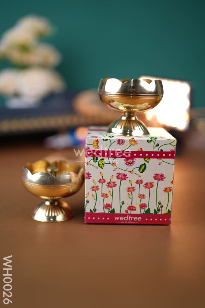 Diya Pack 3 - Brass Flower Diya - Set of 2 - WH0026 – Wedtree