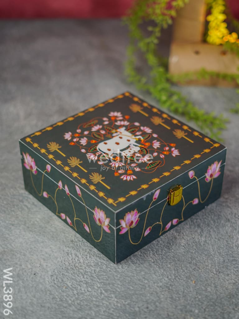 Pichwai Dry Fruit Box with 4 Partitions - WL3896 – Wedtree